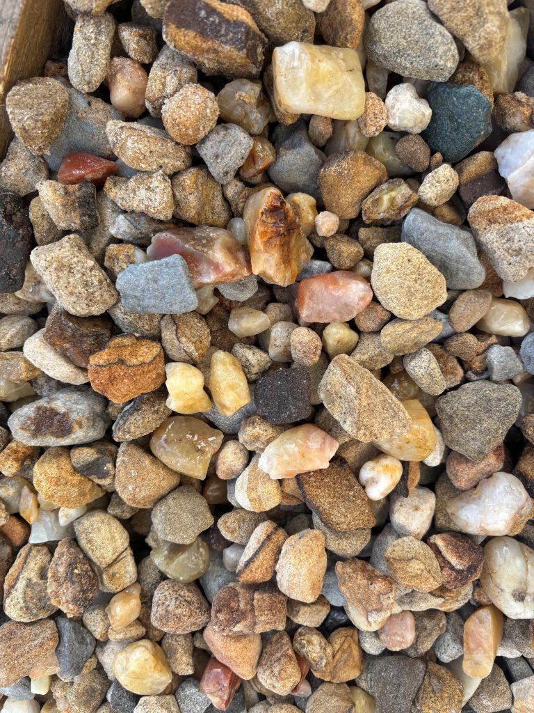 Quartz 20mm - The Cobble Shop - Decorative Aggregates